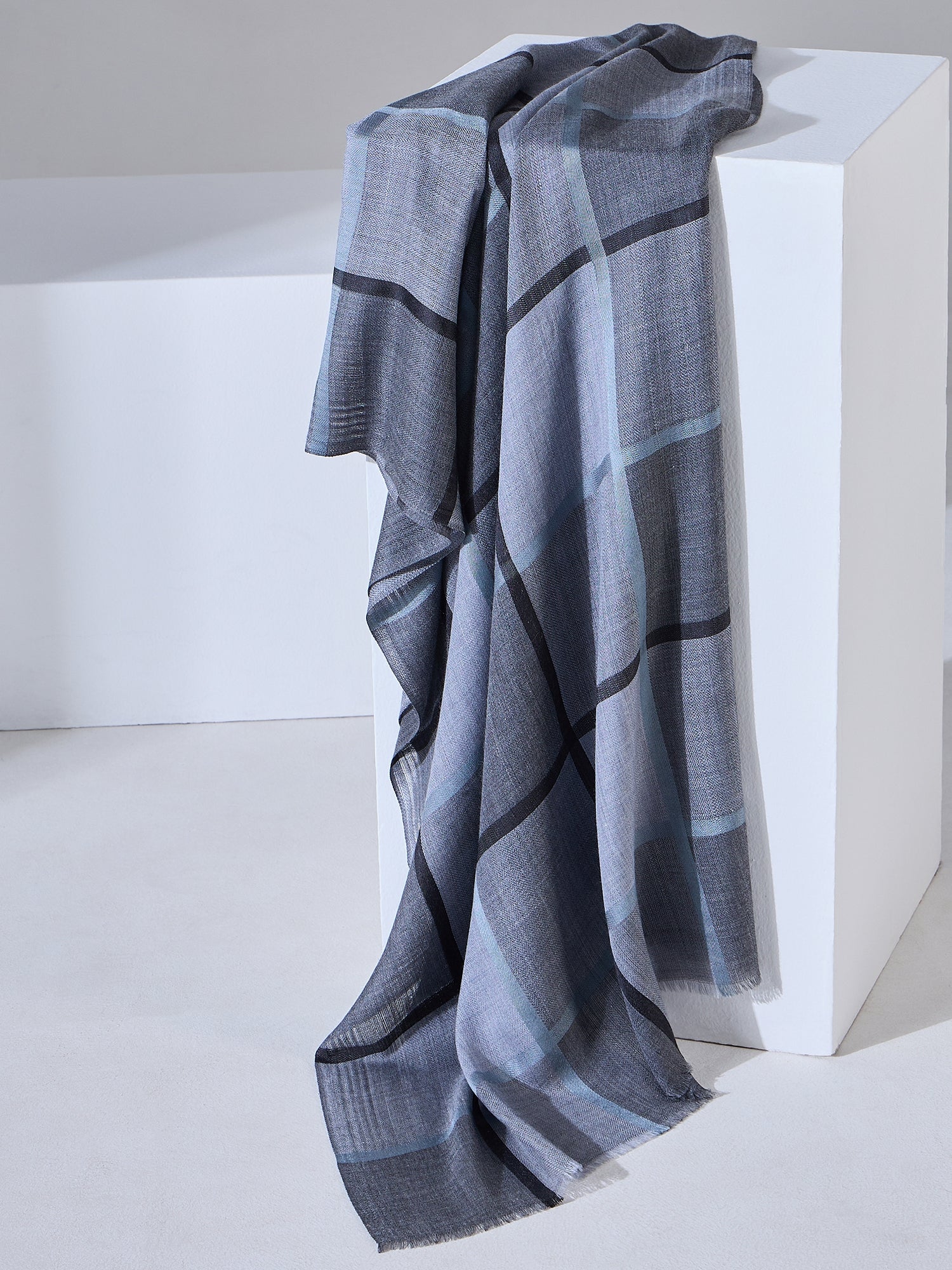 Women Colorblock Checkered Pattern Frayed Edges Warm Wool Rectangular